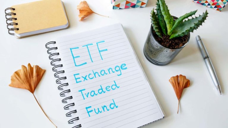 What is an ETF and How Does it Work? [Investing Guide]