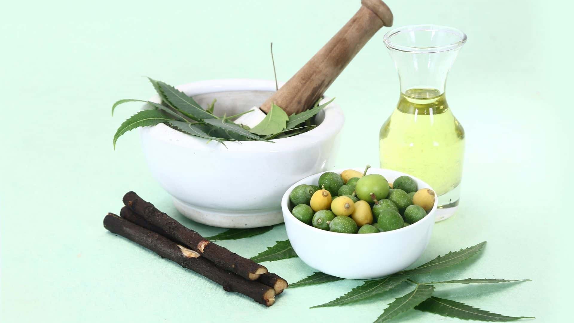 Neem Oil for Hair Growth & Dandruff: Benefits + Guide to Use